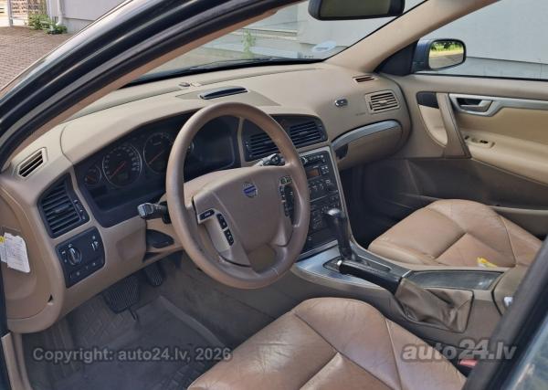 Zils Volvo V70 2005 Paide, ar dzinēja tilpumu 2.40 L un nobraukumu 401 tūkst. km par 3450 €, foto 6 vietnē AUTOMOTO.COM.LV