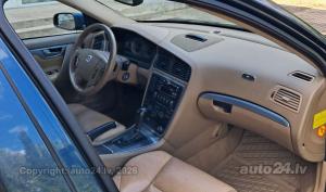 Zils Volvo V70 2005 Paide, ar dzinēja tilpumu 2.40 L un nobraukumu 401 tūkst. km par 3450 €, foto 8 vietnē AUTOMOTO.COM.LV