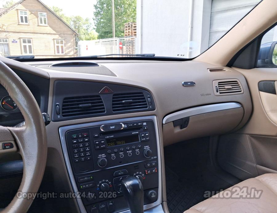 Zils Volvo V70 2005 Paide, ar dzinēja tilpumu 2.40 L un nobraukumu 401 tūkst. km par 3450 €, foto 12 vietnē AUTOMOTO.COM.LV