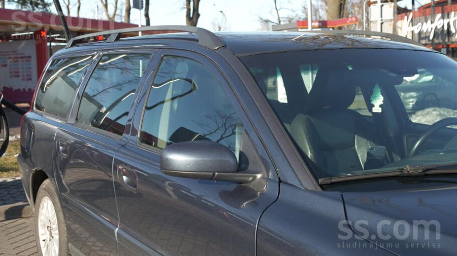Blue Volvo V70 2005 in Riga, with an engine capacity of 2.40 L and mileage of 387 thousand km for 3000 €, photo 12 on AUTOMOTO.COM.LV