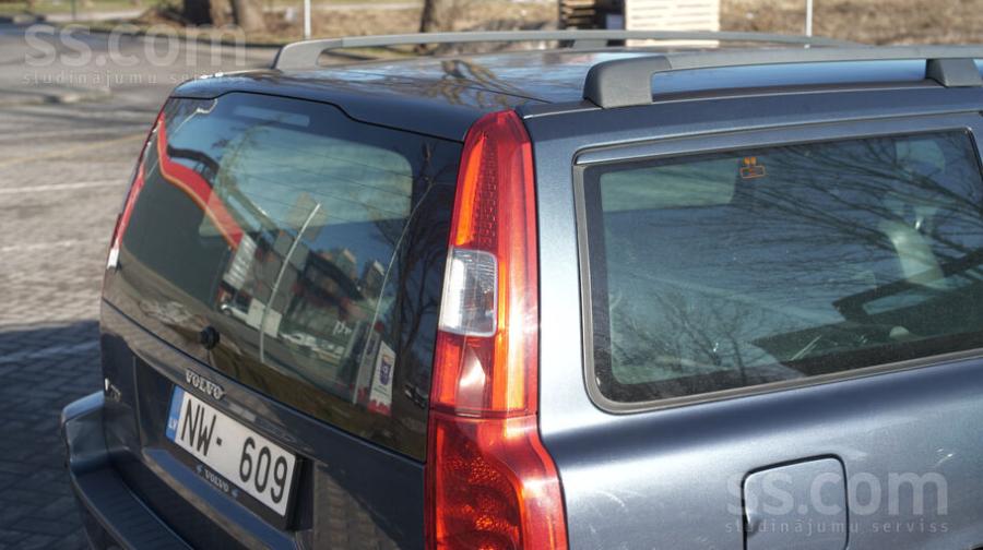 Blue Volvo V70 2005 in Riga, with an engine capacity of 2.40 L and mileage of 387 thousand km for 3000 €, photo 17 on AUTOMOTO.COM.LV