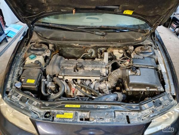 Zils Volvo V70 2005 Telšiai, ar dzinēja tilpumu 2.40 L un nobraukumu 270 tūkst. km par 660 €, foto 2 vietnē AUTOMOTO.COM.LV