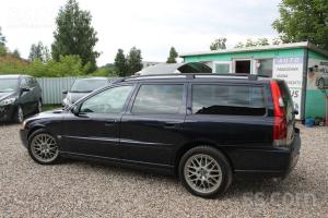 Zils Volvo V70 2005 Daugavpils, ar dzinēja tilpumu 2.40 L un nobraukumu 369 tūkst. km par 2990 €, foto 5 vietnē AUTOMOTO.COM.LV