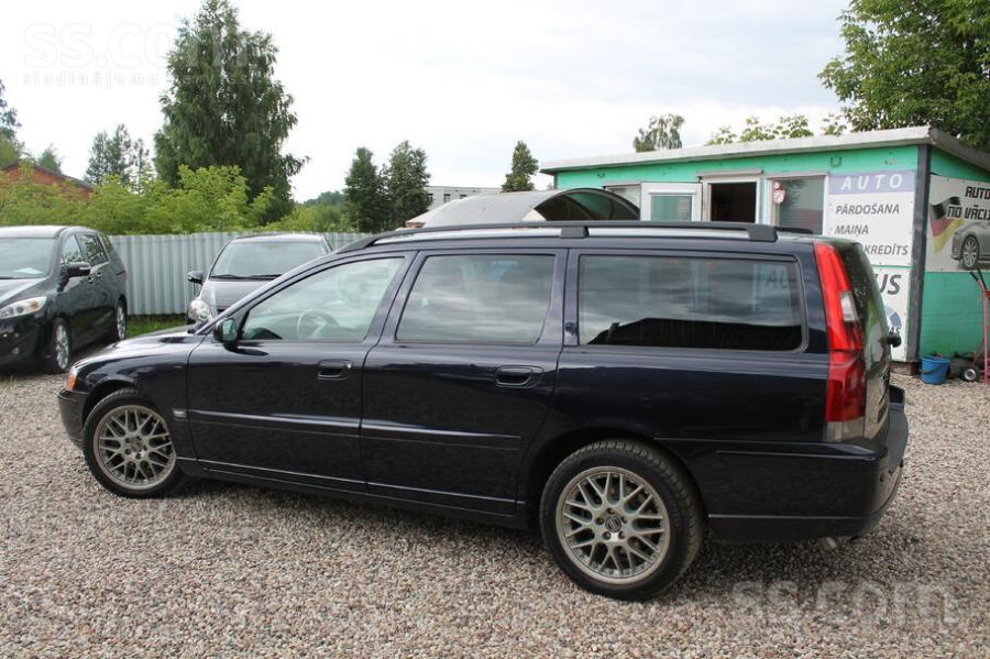 Zils Volvo V70 2005 Daugavpils, ar dzinēja tilpumu 2.40 L un nobraukumu 369 tūkst. km par 2990 €, foto 5 vietnē AUTOMOTO.COM.LV