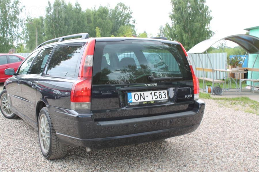 Zils Volvo V70 2005 Daugavpils, ar dzinēja tilpumu 2.40 L un nobraukumu 369 tūkst. km par 2990 €, foto 6 vietnē AUTOMOTO.COM.LV
