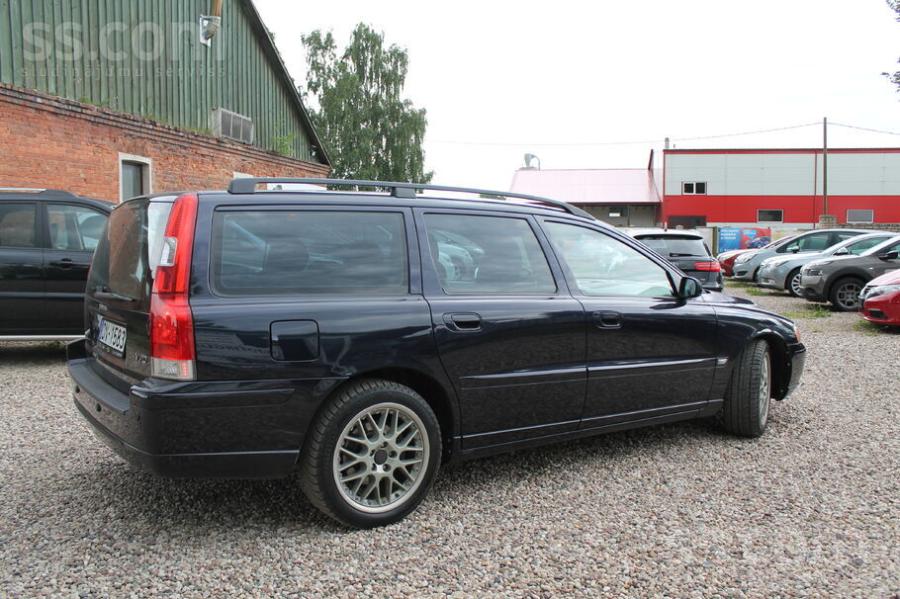 Zils Volvo V70 2005 Daugavpils, ar dzinēja tilpumu 2.40 L un nobraukumu 369 tūkst. km par 2990 €, foto 8 vietnē AUTOMOTO.COM.LV