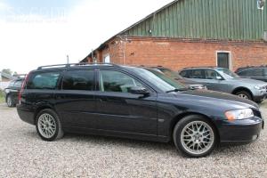 Zils Volvo V70 2005 Daugavpils, ar dzinēja tilpumu 2.40 L un nobraukumu 369 tūkst. km par 2990 €, foto 9 vietnē AUTOMOTO.COM.LV
