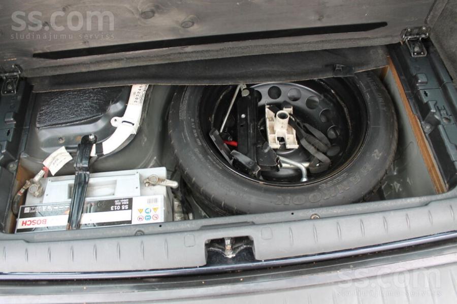 Zils Volvo V70 2005 Daugavpils, ar dzinēja tilpumu 2.40 L un nobraukumu 369 tūkst. km par 2990 €, foto 13 vietnē AUTOMOTO.COM.LV