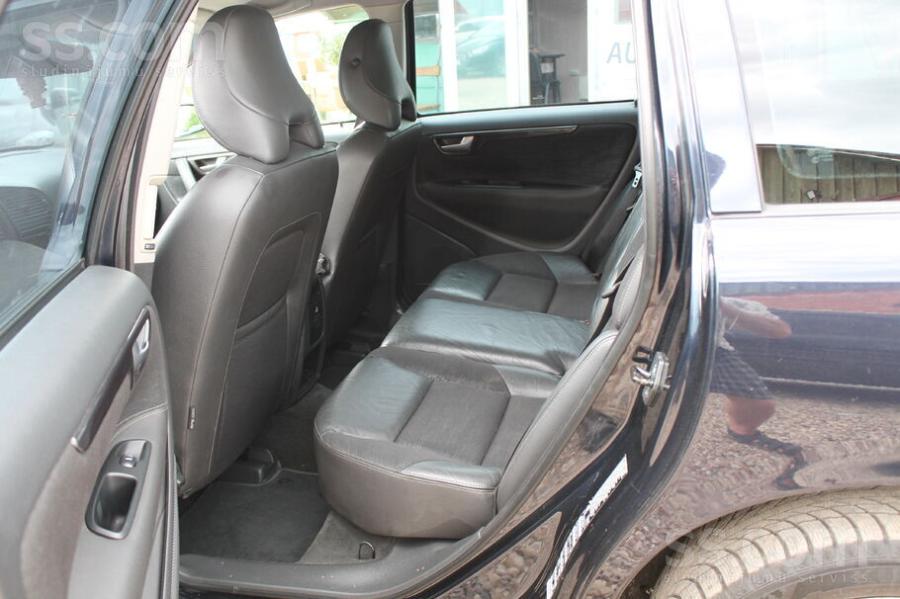 Zils Volvo V70 2005 Daugavpils, ar dzinēja tilpumu 2.40 L un nobraukumu 369 tūkst. km par 2990 €, foto 18 vietnē AUTOMOTO.COM.LV