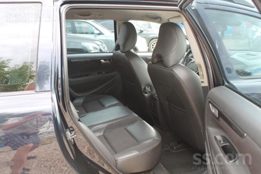 Zils Volvo V70 2005 Daugavpils, ar dzinēja tilpumu 2.40 L un nobraukumu 369 tūkst. km par 2990 €, foto 19 vietnē AUTOMOTO.COM.LV