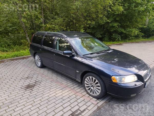 Zils Volvo V70 2005 Rīga, ar dzinēja tilpumu 2.50 L un nobraukumu 358 tūkst. km par 1800 €, foto 3 vietnē AUTOMOTO.COM.LV