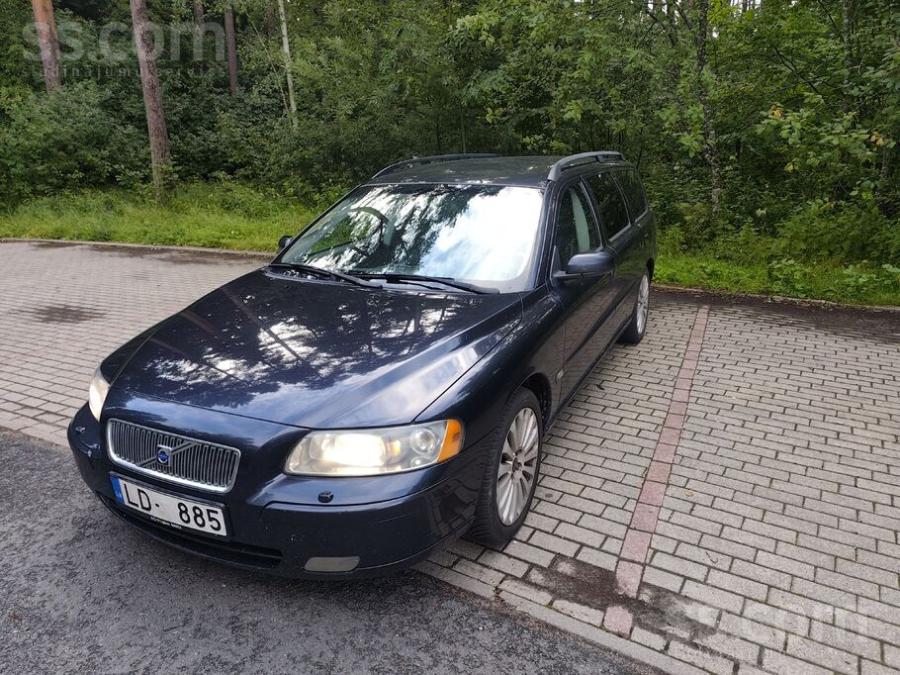 Blue Volvo V70 2005 in Riga, with an engine capacity of 2.50 L and mileage of 358 thousand km for 1800 €, photo 6 on AUTOMOTO.COM.LV