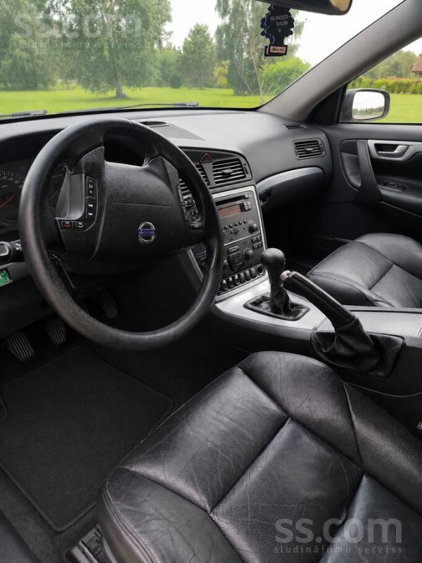 Zils Volvo V70 2005 Rīga, ar dzinēja tilpumu 2.50 L un nobraukumu 358 tūkst. km par 1800 €, foto 7 vietnē AUTOMOTO.COM.LV