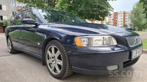 Zils Volvo V70 2005 Daugavpils, ar dzinēja tilpumu 2.40 L un nobraukumu 380 tūkst. km par 1890 €, foto  vietnē AUTOMOTO.COM.LV
