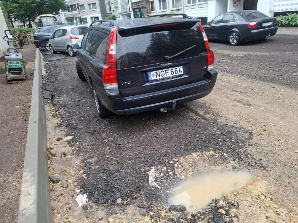 Синий Вольво В70 2005 в Вильнюс, объемом двигателя 2.40 л и пробегом 480 тыс. км за 2200 €, фото 5 на AUTOMOTO.COM.LV