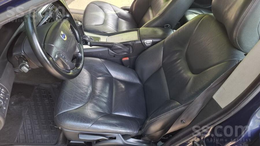 Zils Volvo V70 2005 Daugavpils, ar dzinēja tilpumu 2.40 L un nobraukumu 379 tūkst. km par 2000 €, foto 27 vietnē AUTOMOTO.COM.LV