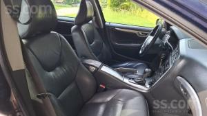 Zils Volvo V70 2005 Daugavpils, ar dzinēja tilpumu 2.40 L un nobraukumu 379 tūkst. km par 2000 €, foto 28 vietnē AUTOMOTO.COM.LV