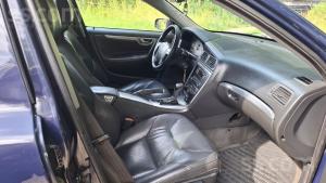 Zils Volvo V70 2005 Daugavpils, ar dzinēja tilpumu 2.40 L un nobraukumu 379 tūkst. km par 2000 €, foto 30 vietnē AUTOMOTO.COM.LV