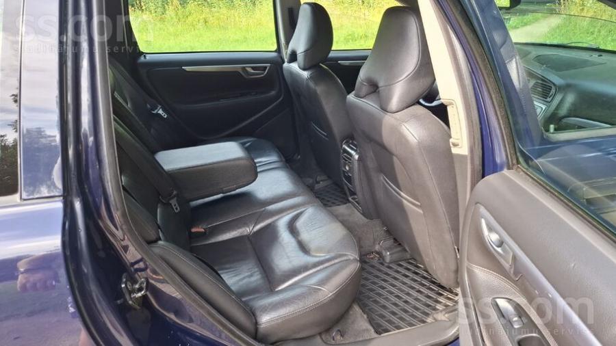 Zils Volvo V70 2005 Daugavpils, ar dzinēja tilpumu 2.40 L un nobraukumu 379 tūkst. km par 2000 €, foto 32 vietnē AUTOMOTO.COM.LV