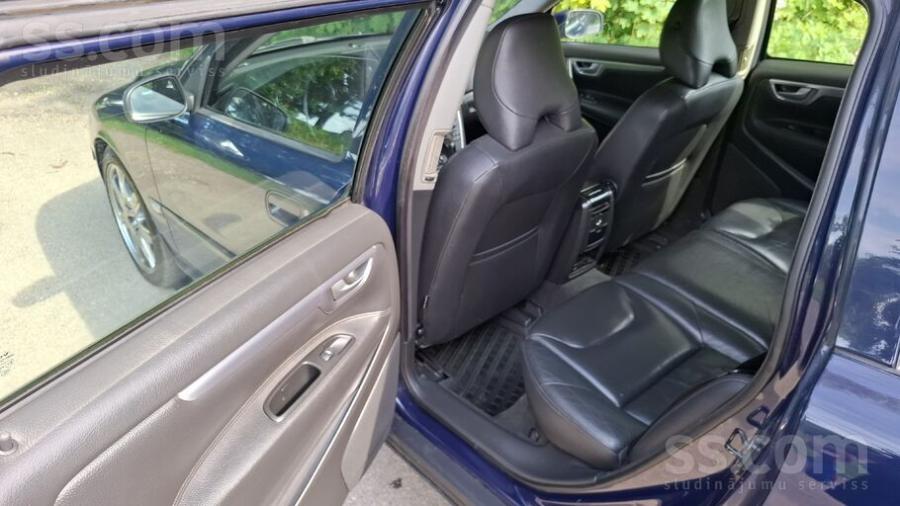 Zils Volvo V70 2005 Daugavpils, ar dzinēja tilpumu 2.40 L un nobraukumu 379 tūkst. km par 2000 €, foto 34 vietnē AUTOMOTO.COM.LV