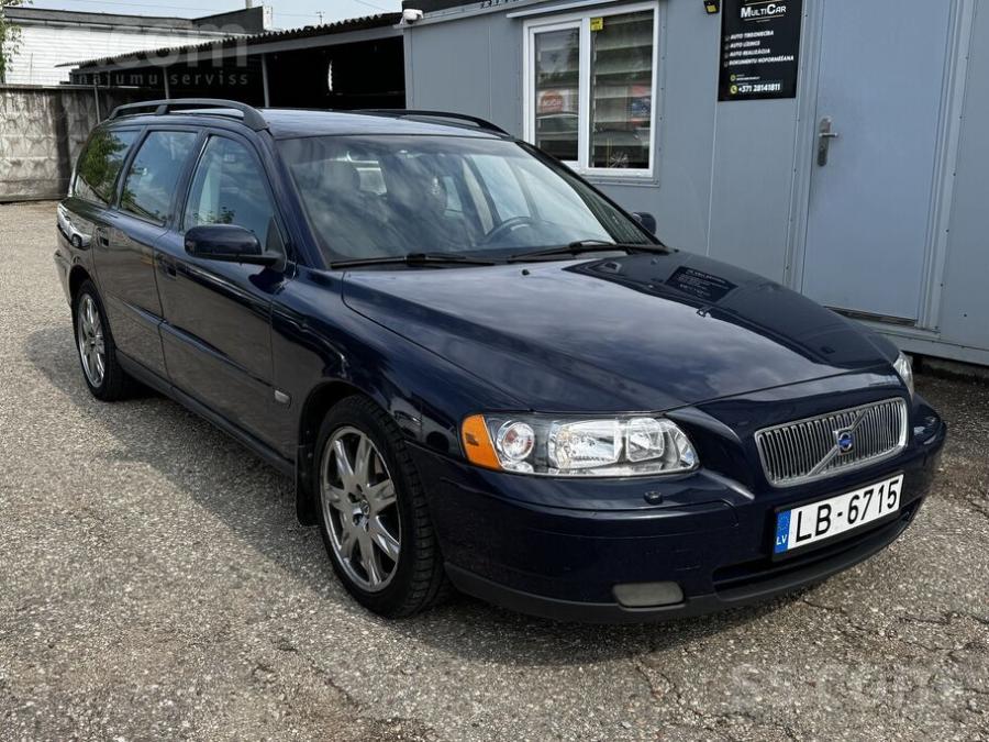 Zils Volvo V70 2005 Daugavpils, ar dzinēja tilpumu 2.40 L un nobraukumu 0 tūkst. km par 2000 €, foto 1 vietnē AUTOMOTO.COM.LV