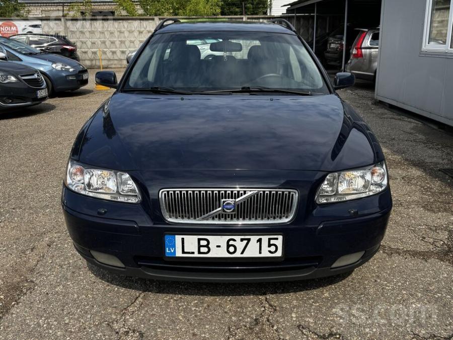 Zils Volvo V70 2005 Daugavpils, ar dzinēja tilpumu 2.40 L un nobraukumu 0 tūkst. km par 2000 €, foto 3 vietnē AUTOMOTO.COM.LV