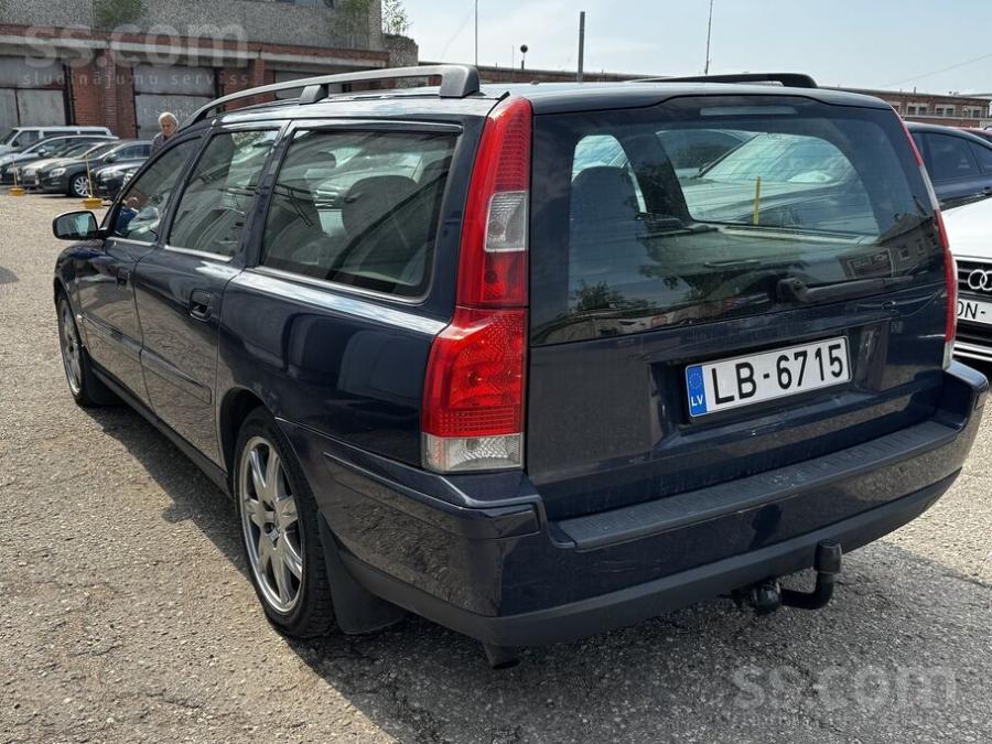 Zils Volvo V70 2005 Daugavpils, ar dzinēja tilpumu 2.40 L un nobraukumu 0 tūkst. km par 2000 €, foto 5 vietnē AUTOMOTO.COM.LV