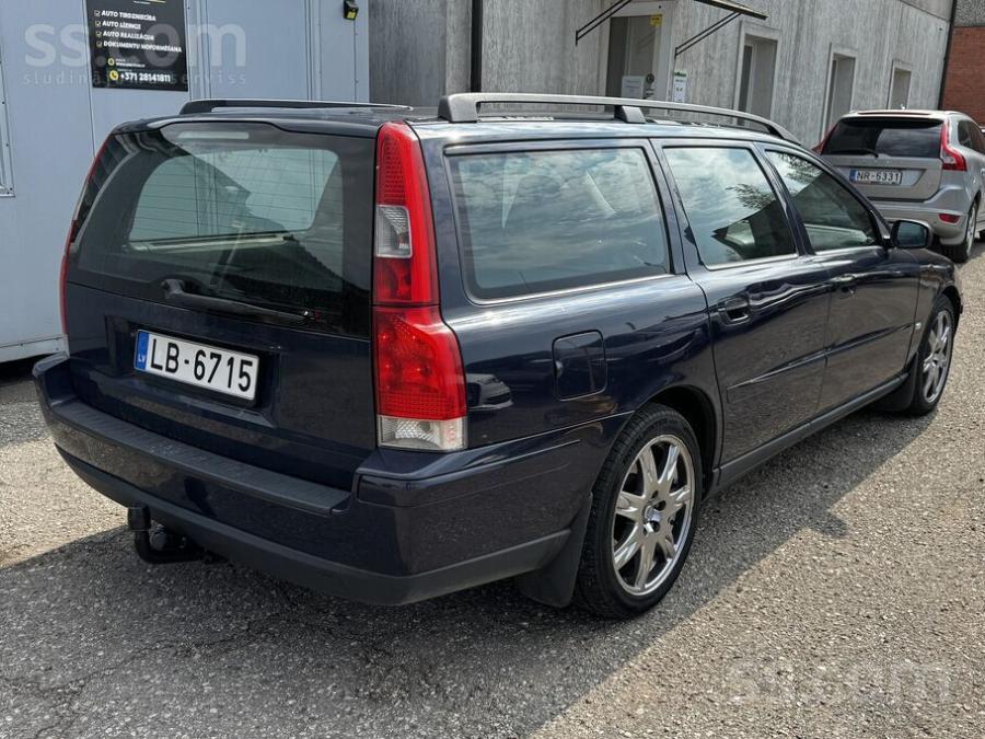 Zils Volvo V70 2005 Daugavpils, ar dzinēja tilpumu 2.40 L un nobraukumu 0 tūkst. km par 2000 €, foto 7 vietnē AUTOMOTO.COM.LV
