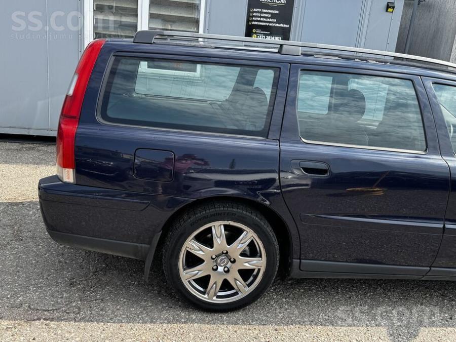 Zils Volvo V70 2005 Daugavpils, ar dzinēja tilpumu 2.40 L un nobraukumu 0 tūkst. km par 2000 €, foto 9 vietnē AUTOMOTO.COM.LV