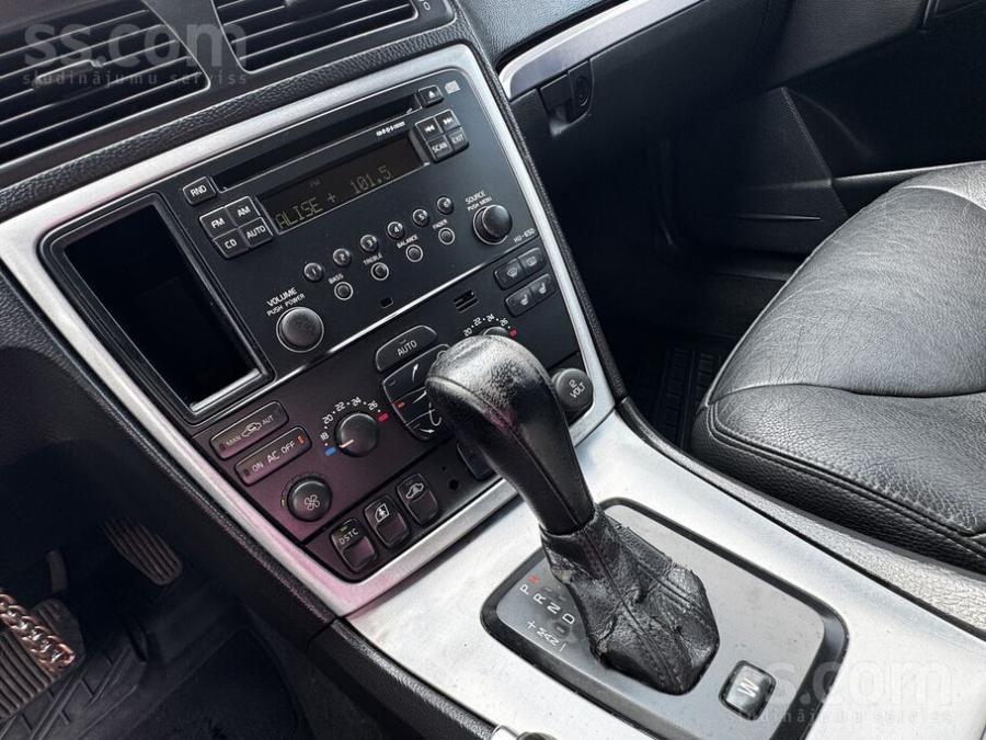 Zils Volvo V70 2005 Daugavpils, ar dzinēja tilpumu 2.40 L un nobraukumu 0 tūkst. km par 2000 €, foto 14 vietnē AUTOMOTO.COM.LV