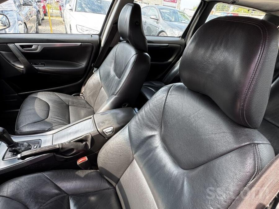 Zils Volvo V70 2005 Daugavpils, ar dzinēja tilpumu 2.40 L un nobraukumu 0 tūkst. km par 2000 €, foto 17 vietnē AUTOMOTO.COM.LV