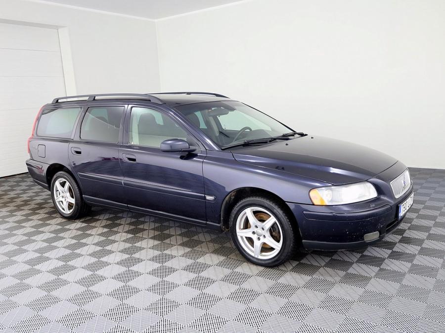 Zils Volvo V70 2005 Tallina, ar dzinēja tilpumu 2.40 L un nobraukumu 369 tūkst. km par 1799 €, foto 9 vietnē AUTOMOTO.COM.LV