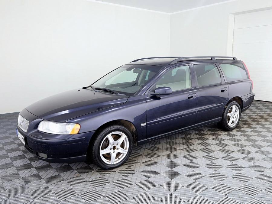 Zils Volvo V70 2005 Tallina, ar dzinēja tilpumu 2.40 L un nobraukumu 369 tūkst. km par 1799 €, foto 10 vietnē AUTOMOTO.COM.LV