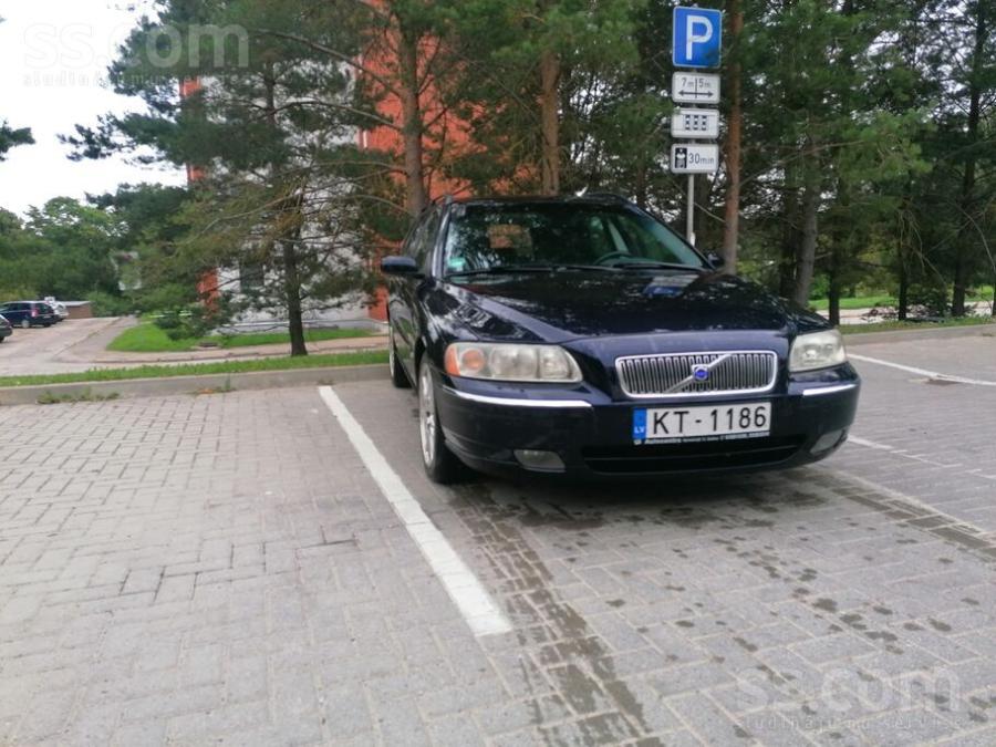Синий Вольво В70 2005 в Салдус, объемом двигателя 2.40 л и пробегом 390 тыс. км за 1200 €, фото 3 на AUTOMOTO.COM.LV