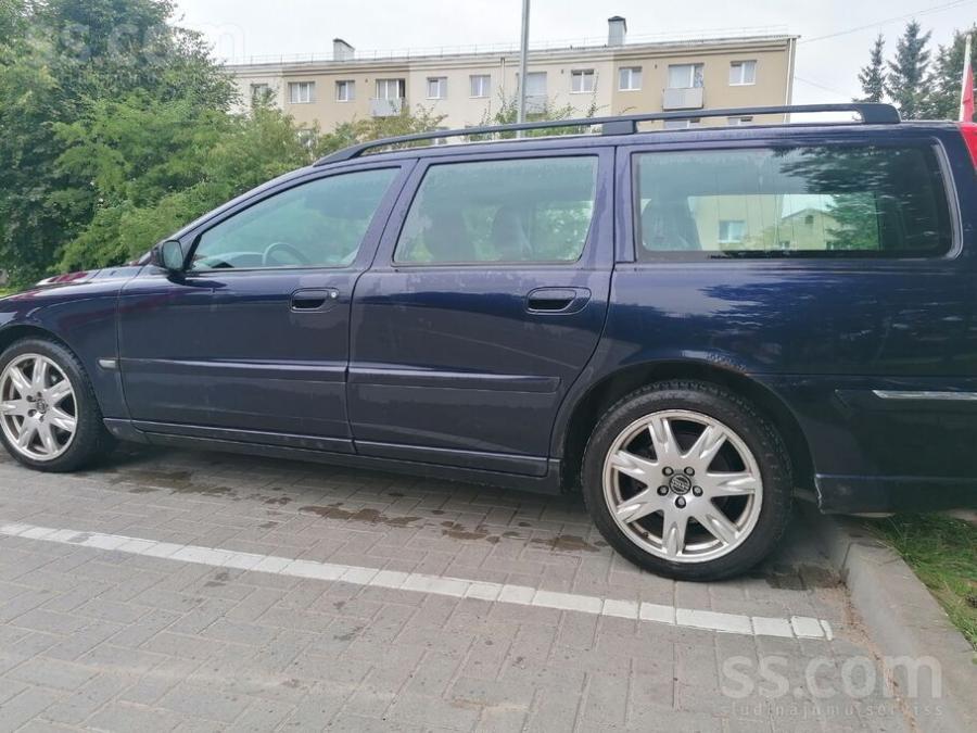 Синий Вольво В70 2005 в Салдус, объемом двигателя 2.40 л и пробегом 390 тыс. км за 1200 €, фото 5 на AUTOMOTO.COM.LV