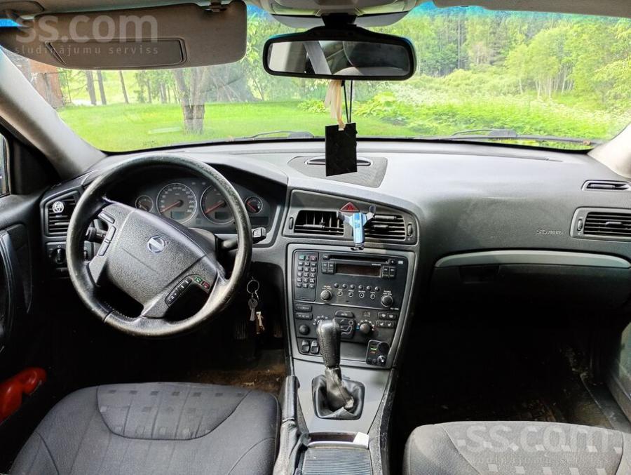 Blue Volvo V70 2005 in Preili, with an engine capacity of 2.40 L and mileage of 0 thousand km for 900 €, photo 4 on AUTOMOTO.COM.LV