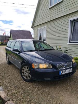 Zils Volvo V70 2005 Pakruojis, ar dzinēja tilpumu 2.40 L un nobraukumu 389 tūkst. km par 1050 €, foto  vietnē AUTOMOTO.COM.LV