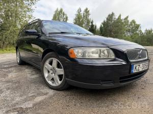 Zils Volvo V70 2005 Krāslava, ar dzinēja tilpumu 2.40 L un nobraukumu 401 tūkst. km par 1700 €, foto 8 vietnē AUTOMOTO.COM.LV