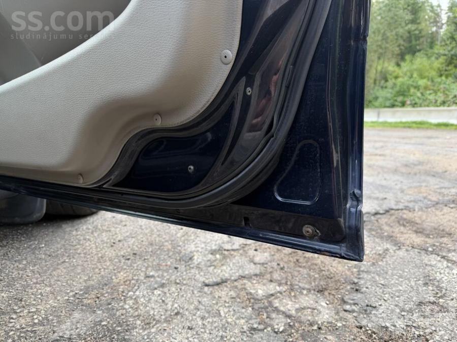 Zils Volvo V70 2005 Krāslava, ar dzinēja tilpumu 2.40 L un nobraukumu 401 tūkst. km par 1700 €, foto 11 vietnē AUTOMOTO.COM.LV