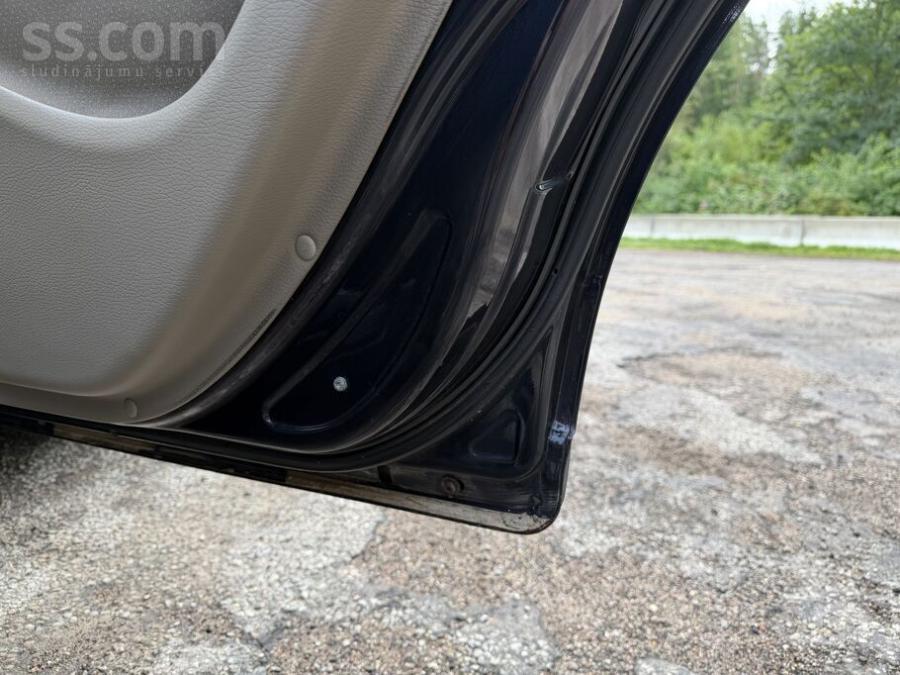 Zils Volvo V70 2005 Krāslava, ar dzinēja tilpumu 2.40 L un nobraukumu 401 tūkst. km par 1700 €, foto 12 vietnē AUTOMOTO.COM.LV