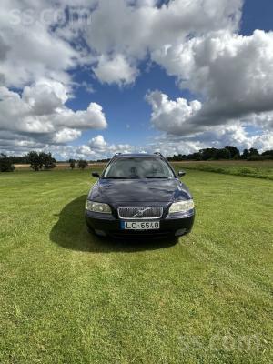 Blue Volvo V70 2005 in Ventspils, with an engine capacity of 2.40 L and mileage of 387 thousand km for 2000 €, photo  on AUTOMOTO.COM.LV