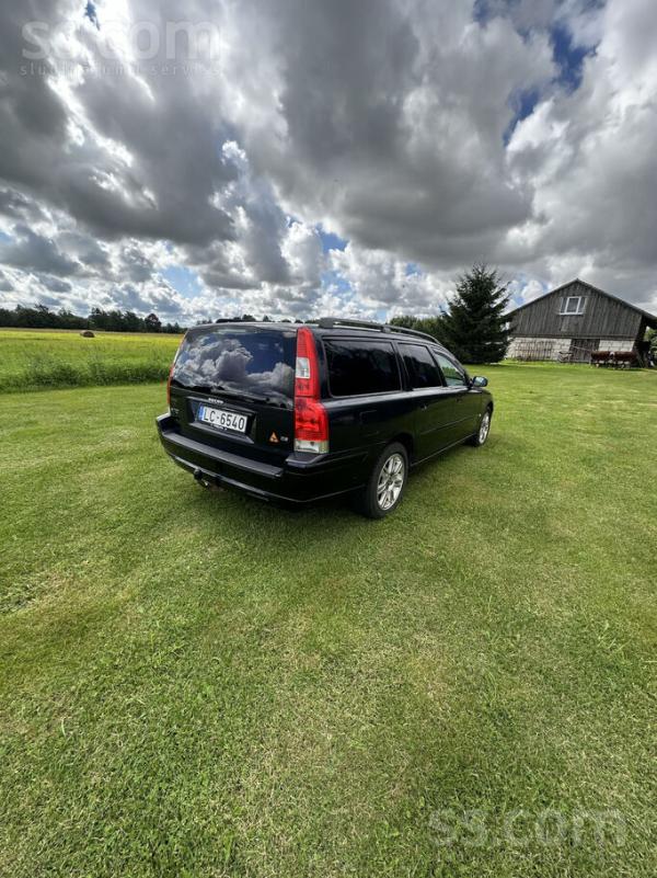 Blue Volvo V70 2005 in Ventspils, with an engine capacity of 2.40 L and mileage of 387 thousand km for 2000 €, photo 5 on AUTOMOTO.COM.LV
