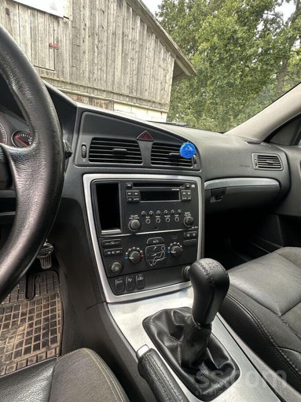 Blue Volvo V70 2005 in Ventspils, with an engine capacity of 2.40 L and mileage of 387 thousand km for 2000 €, photo 11 on AUTOMOTO.COM.LV