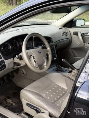 Zils Volvo V70 2005 Viļņa, ar dzinēja tilpumu 2.40 L un nobraukumu 370 tūkst. km par 1250 €, foto 6 vietnē AUTOMOTO.COM.LV