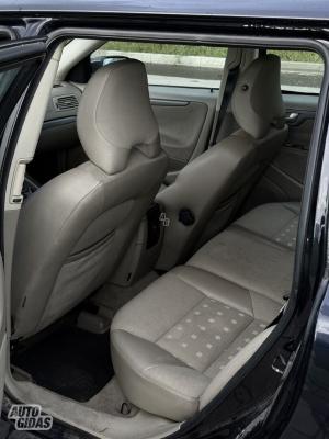 Zils Volvo V70 2005 Viļņa, ar dzinēja tilpumu 2.40 L un nobraukumu 370 tūkst. km par 1250 €, foto 8 vietnē AUTOMOTO.COM.LV