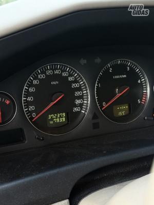 Zils Volvo V70 2005 Viļņa, ar dzinēja tilpumu 2.40 L un nobraukumu 370 tūkst. km par 1250 €, foto 9 vietnē AUTOMOTO.COM.LV