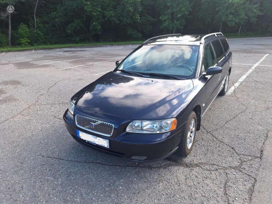 Zils Volvo V70 2005 Klaipėda, ar dzinēja tilpumu 2.40 L un nobraukumu 397 tūkst. km par 1555 €, foto 1 vietnē AUTOMOTO.COM.LV