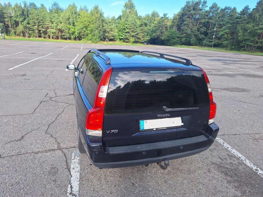 Zils Volvo V70 2005 Klaipėda, ar dzinēja tilpumu 2.40 L un nobraukumu 397 tūkst. km par 1555 €, foto 4 vietnē AUTOMOTO.COM.LV
