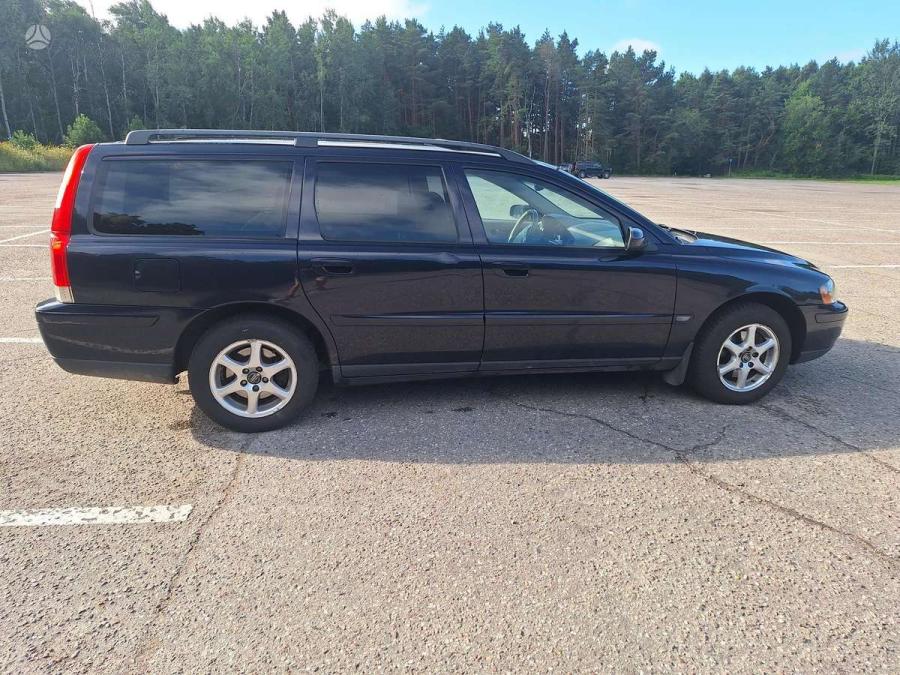 Zils Volvo V70 2005 Klaipėda, ar dzinēja tilpumu 2.40 L un nobraukumu 397 tūkst. km par 1555 €, foto 5 vietnē AUTOMOTO.COM.LV
