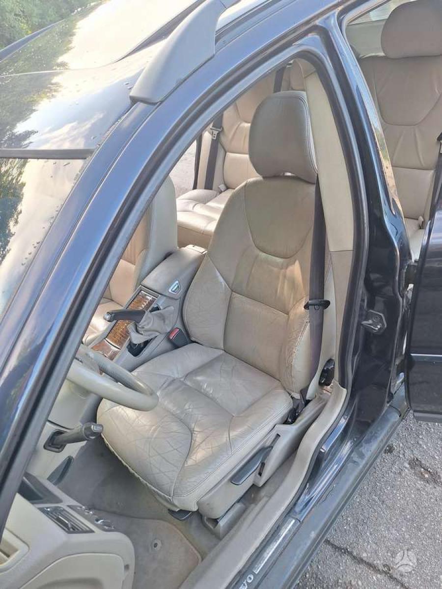 Zils Volvo V70 2005 Klaipėda, ar dzinēja tilpumu 2.40 L un nobraukumu 397 tūkst. km par 1555 €, foto 18 vietnē AUTOMOTO.COM.LV